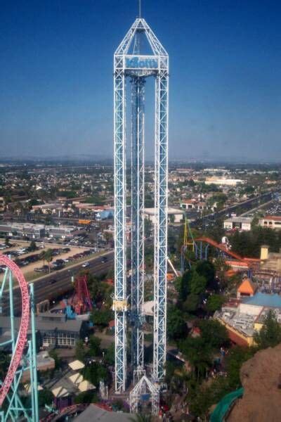 How Tall Is Supreme Scream In Feet Man Who Climbed Knott S Berry Farm