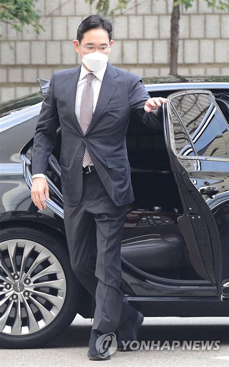 법정 향하는 이재용 삼성전자 회장 연합뉴스