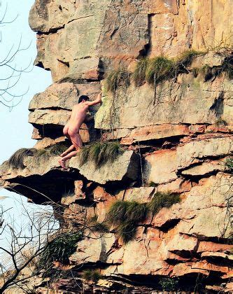 Naked Climber Li Tongxing Scaling Rock Editorial Stock Photo Stock