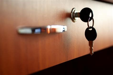 Premium Photo Keys From Table