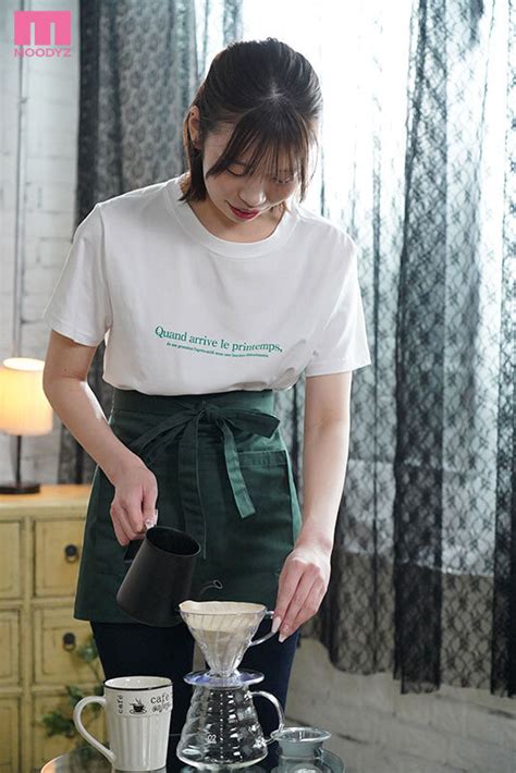 新人 20歳 人が好き！だからhはもっと好き。週5杉並区で働く脱いだらめっちゃ美クビレbodyの某有名コーヒーショップカフェ店員さん笑顔で