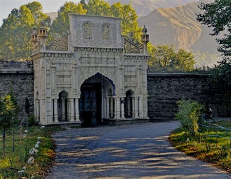 Visit Chitral Fort In Best Pictures Tourism