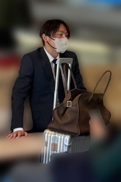 《不倫騒動の西武・源田壮亮》「奥さんは大丈夫だったのか？」「雲隠れしとったのか？」西口監督から“事情聴取”の現場｜newsポストセブン