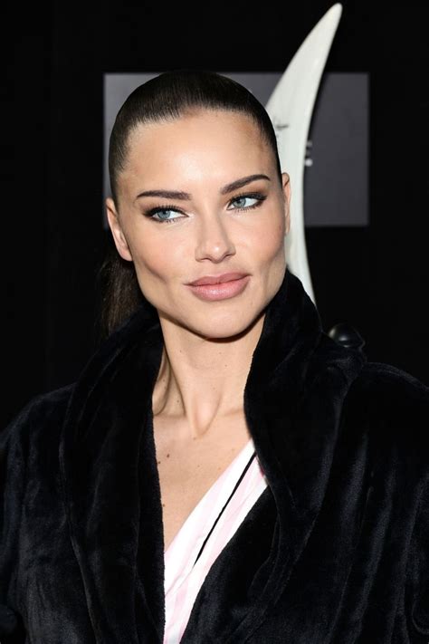 Adriana Lima Sizzles On Vs Runway In Return To Nyfw 10 15 2024 • Celebmafia