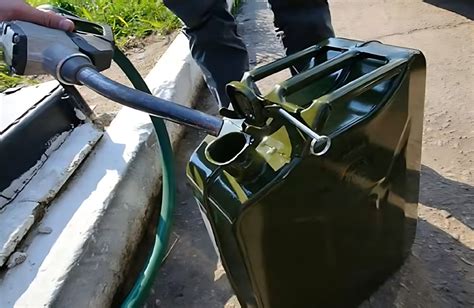 У Полтаві розслідують справу можливого розкрадання пального військовими на хабарі у 6000