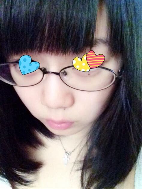 真面目そうな現役女子大生1年18歳が顔出しで美乳晒したtwitter自撮り みんくちゃんねる