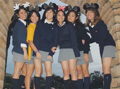 【画像】偏差値76！スタイル100！慶応女子のミニタイトな制服画像！！！！！ Jkちゃんねる女子高生画像サイト