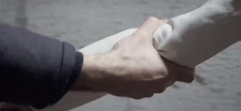 ВЪЛНА ОТ ДОМАШНО НАСИЛИЕ Дъщеря удари баща си с пепелник пенсионер хвърли кухненска дъска по