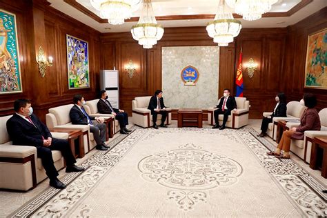 Нийгмийн даатгалын шимтгэлийг 2 хувиар бууруулах тухай хуулийн төслийг өргөн мэдүүлэв Niislel