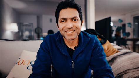 সুবিশাল এই পৃথিবীর অবিশ্বাস্য সৌন্দর্যের মাঝে এক স্বপ্নবাজ আমি আর আমার প্রিয়তমা জলকন্যা ️ By