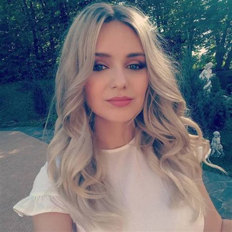 Former Model Gets A Job At A Hospital Internet Trolls Say Its Only Because Of Her Looks 13