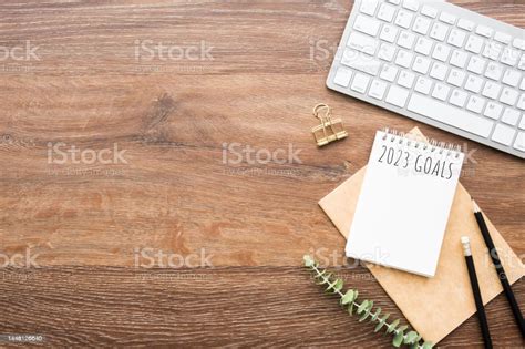 2023 목표 텍스트가있는 노트북은 새해 결의안과 계획을 적용하기 위해 텍스트로 제공됩니다 0명에 대한 스톡 사진 및 기타 이미지 Istock