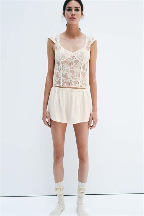 Top Bustier Simpai Renda Putih Pudar Zara Indonesia