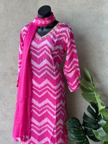 Pink Zigzag Printed Crepe Ready Set मुद्रित क्रेप का कपड़ा Vika