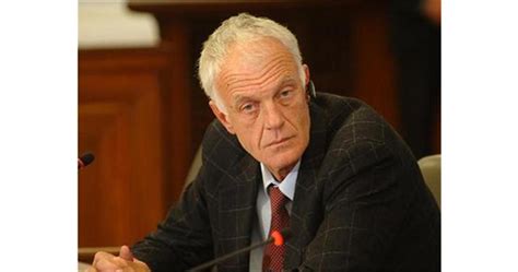 Министър Милошев Ако студентите искат да протестират да обсъдят проблемите си с мен