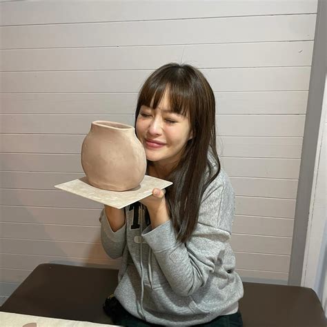 Mayer 李思瑾 開店第六年，開工拜拜第五次 感謝每次都有很會拜的好友們carry 每年業績都有成長，那應該就是拜對了吧😆 謝謝財神爺眷顧♥️ 但其實規矩都是人類訂的，只要誠心誠意