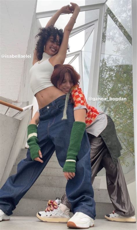 Pin By Liam Cat On 𝓥𝓸𝓾𝓰𝓮 Poses In 2025 Couple Poses Reference Pose