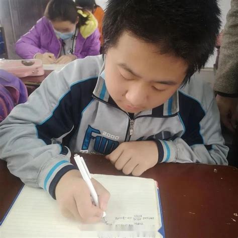 小学生坚持记录四年科学笔记，“学霸笔记”被全校学生传阅学习 知乎