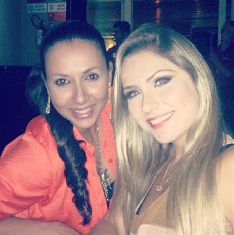 Renata Participa De Evento Em Londrina