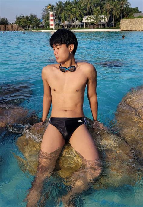 เปิดวาร์ป พี่ต้นไม้ หนุ่มสุดฮอต ดาวทวิตเตอร์ ทีเด็ด Onlyfans