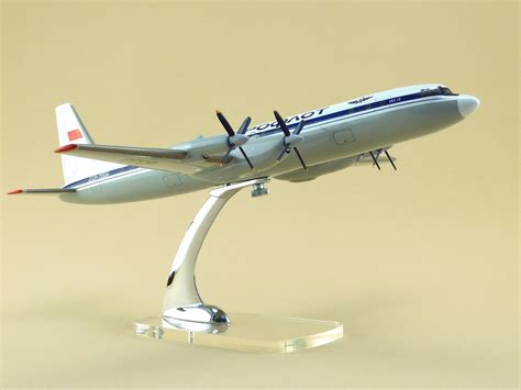 Модель самолета Ил-18 (М1:100, Аэрофлот СССР-75554) – купить в интернет ...