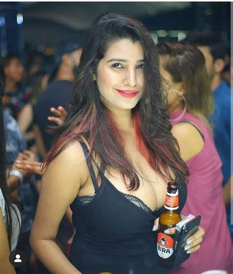 Who Is She 991266 ›