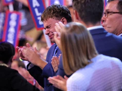 Gus Walz Breaks Silence On Viral Reaction To Tim Walzs Vp Nomination