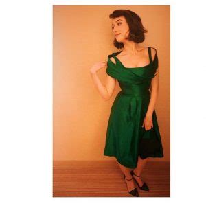 Lily From At T Milana Vayntrub Hot Photos Barnorama