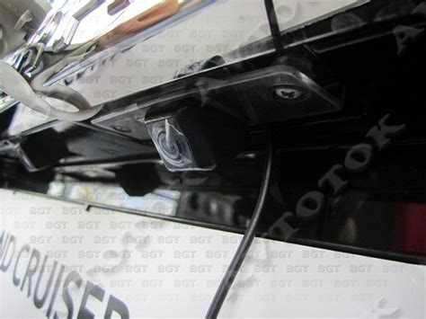 Камера заднего вида в подсветку номера — Toyota Land Cruiser Prado 150 ...