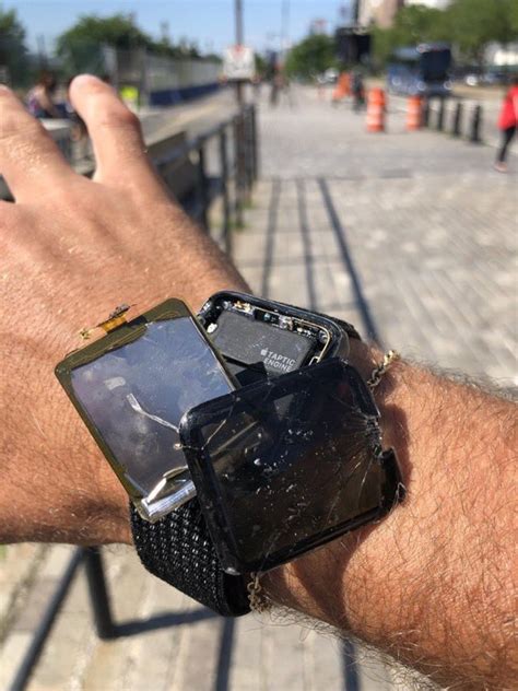 𝕾𝖆𝖘𝖍𝖆 𝕸𝖆𝖘𝖘𝖆𝖈𝖗𝖊 on Twitter My watch 3 minutes after I put it on