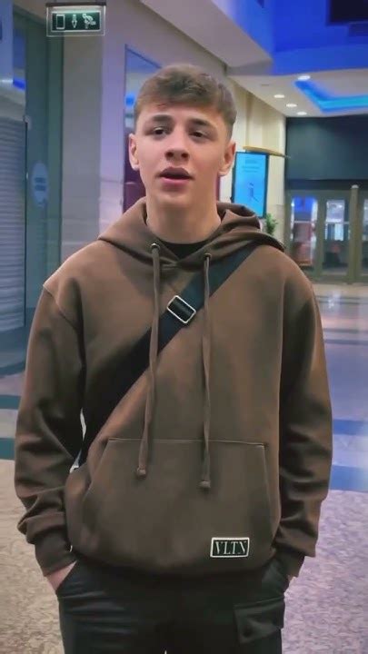 Дагестанский футболист Крайний нападающий молодёжной команды Манчестер