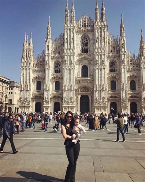 Quả bom sex gốc Việt vươn lên từ vực thẳm lần đầu khoe con đáng yêu với tài tử Pháp