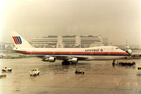 United Airlines 747 100