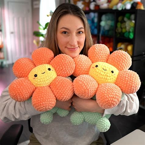 Free Cute Lazy Daisy Flower With Crochet Pattern Ribblr