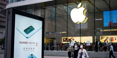 Huawei Smartphone Shipments Fell More Than 40 After Us Sanctions