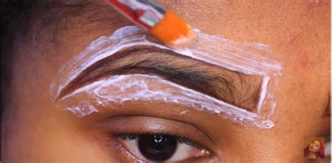 step by step tutorial to get sharp eyebrows without threading