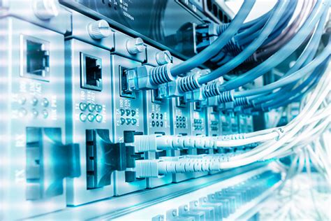 섬유 광섬유 케이블 및 Utp 네트워크 케이블 It 지원에 대한 스톡 사진 및 기타 이미지 It 지원 광섬유의 글로벌