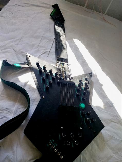 Synth Guitar Strums Keyboard Sounds Electronics Weekly
