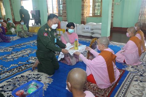 တပ်မတော် ကြည်း၊ ရေ၊ လေ မိသားစုများနှင့် စေတနာရှင်ပြည်သူများက ဆွမ်း ဆန်တော်၊ ဆီ၊ ဆား၊ ပဲ အမယ် ၄ မ