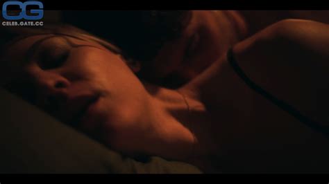 Kaley Cuoco Nackt Nacktbilder Playbabe Nacktfotos Fakes Oben Ohne