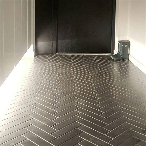 좋아요 731개 댓글 9개 Instagram의 윤현상재younhyunofficial님 윤현상재 타일 시공사례 현관 타일을 고르시는 분들께 드리는 말씀은