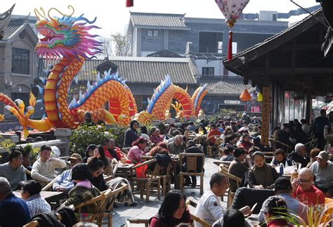 C视频丨大年初一 成都东门市井年味足四川在线