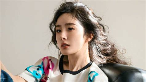 Yang Mi Tak Lagi Jadi Pemegang Saham Jaywalk Studio