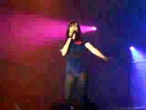 Sophie Ellis Bextor - Trip the light fantastic (live) - YouTube