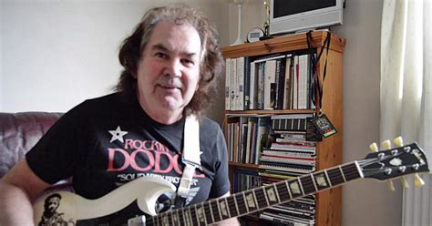 guitarrista original do saxon graham oliver é diagnosticado com parkinson