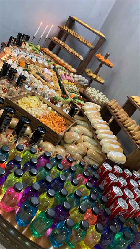 تزیین میز تولد 2024؛ با انواع فینگرفود و دسر های تکی چیدمان خیلی زیبا و