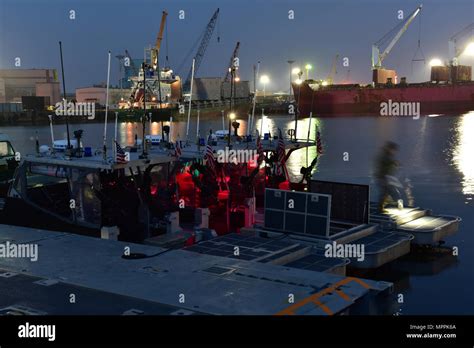 Transportable Port Security Boats Hi Res Stock Photography And Images Alamy