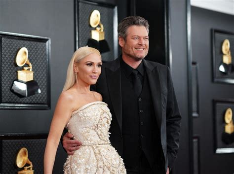 Gwen Stefanis Son Gets Excited When Her And Blake Sheltons Duet Plays