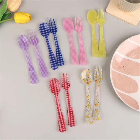 프렌치 스타일 레트로 격자 무늬 디저트 스푼 포크 플라스틱 티 커피 믹싱 스푼 빈티지 음료 식기 티스푼 2 개세트