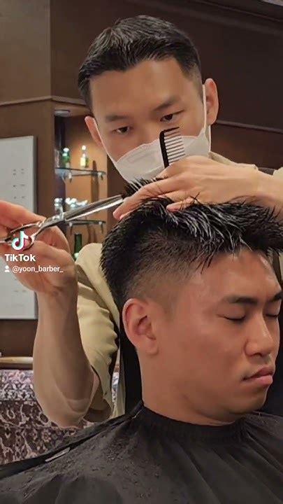 ️믿을 수 없는 변화 엄청난 직모도 이렇게 예뻐질 수 있다니남자직모직모뜨는머리남자뜨는머리강철직모슬릭백자연스러운머리깔끔한머리윤바버yoonbarber